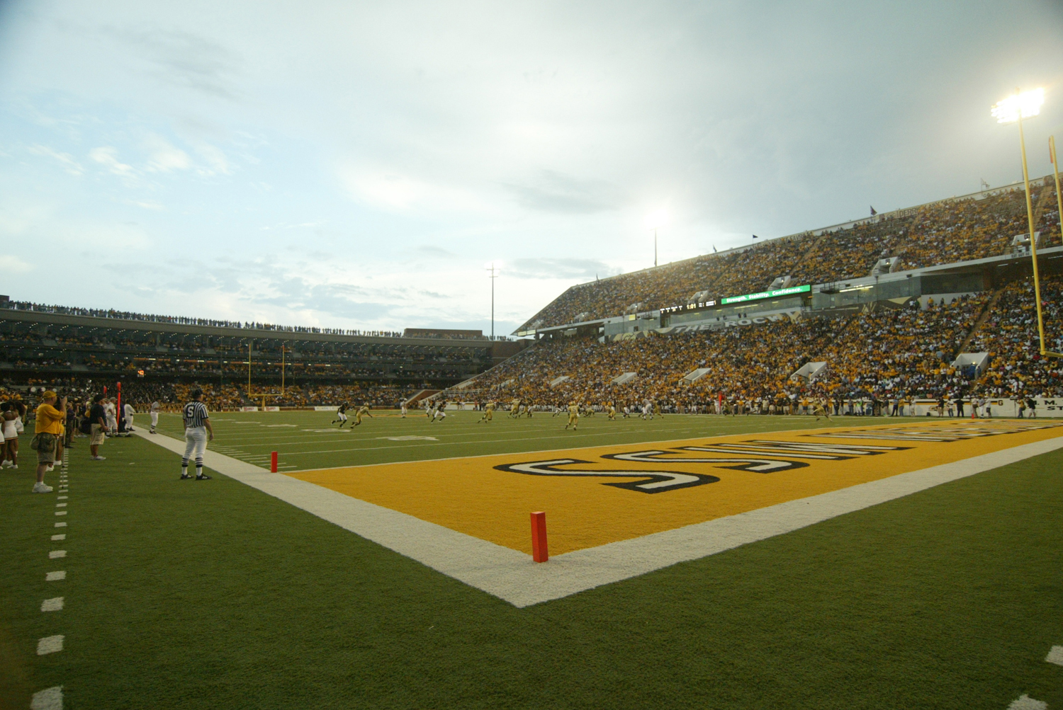 Friday night lights: Friday kickoff conjures up prep nostalgia | News ...